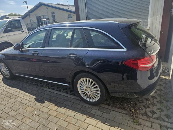 Mercedes-Benz C 300 2016 in Kaunas, with an engine capacity of 2.10 L and mileage of 279 thousand km for 8450 €, photo 5 on AUTOMOTO.COM.LV
