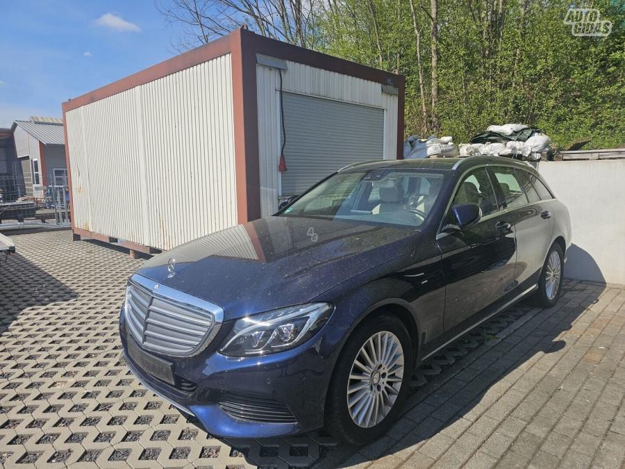 Mercedes-Benz C 300 2016 in Kaunas, with an engine capacity of 2.10 L and mileage of 279 thousand km for 8450 €, photo 12 on AUTOMOTO.COM.LV