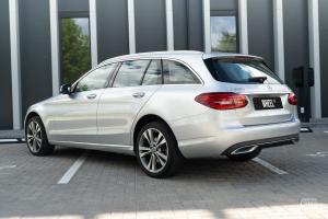 Mercedes-Benz C 300 2019 in Vilnius, with an engine capacity of 2.00 L and mileage of 110 thousand km for 22900 €, photo 4 on AUTOMOTO.COM.LV