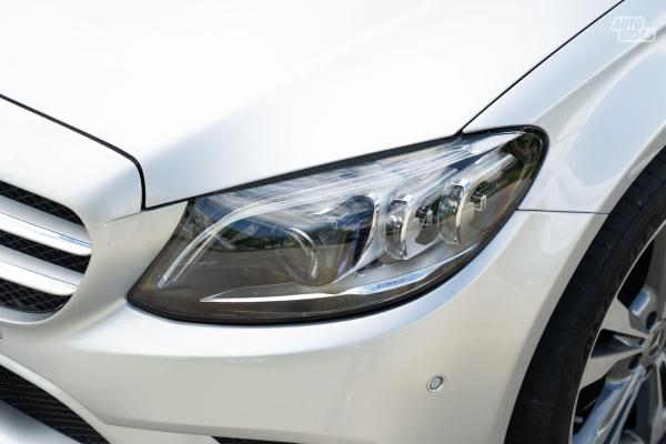 Mercedes-Benz C 300 2019 in Vilnius, with an engine capacity of 2.00 L and mileage of 110 thousand km for 22900 €, photo 9 on AUTOMOTO.COM.LV