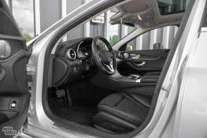 Mercedes-Benz C 300 2019 in Vilnius, with an engine capacity of 2.00 L and mileage of 110 thousand km for 22900 €, photo 14 on AUTOMOTO.COM.LV