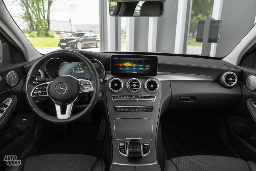 Mercedes-Benz C 300 2019 in Vilnius, with an engine capacity of 2.00 L and mileage of 110 thousand km for 22900 €, photo 16 on AUTOMOTO.COM.LV