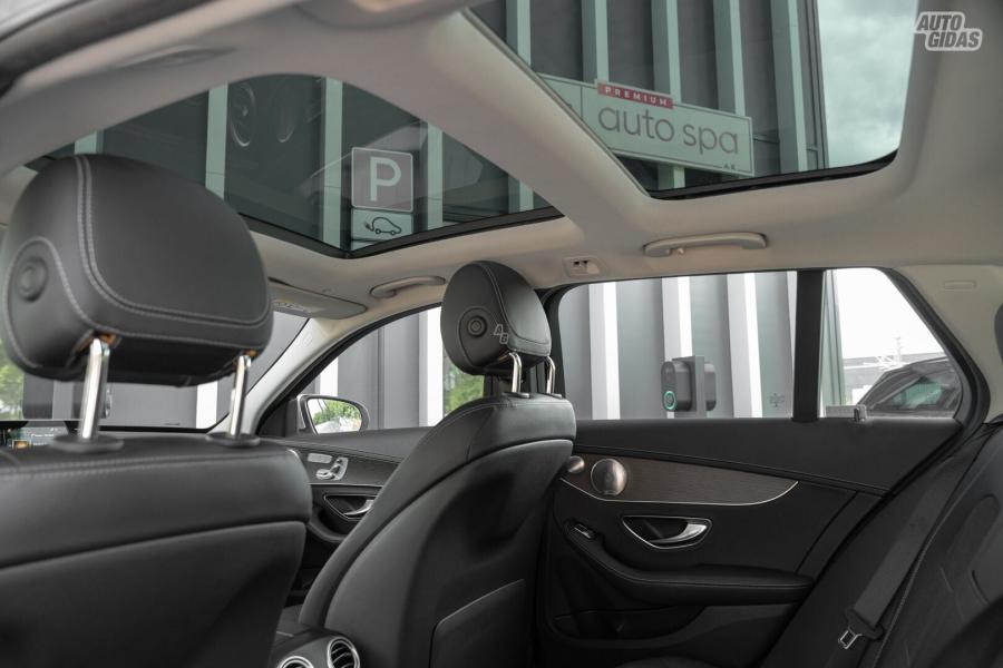 Mercedes-Benz C 300 2019 in Vilnius, with an engine capacity of 2.00 L and mileage of 110 thousand km for 22900 €, photo 21 on AUTOMOTO.COM.LV