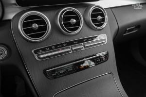 Mercedes-Benz C 300 2019 in Vilnius, with an engine capacity of 2.00 L and mileage of 110 thousand km for 22900 €, photo 33 on AUTOMOTO.COM.LV