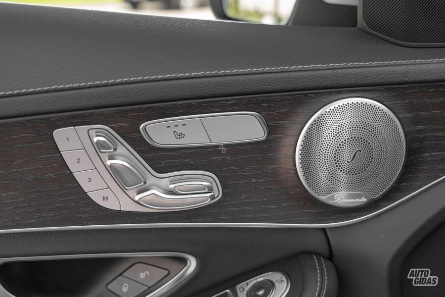 Mercedes-Benz C 300 2019 in Vilnius, with an engine capacity of 2.00 L and mileage of 110 thousand km for 22900 €, photo 35 on AUTOMOTO.COM.LV
