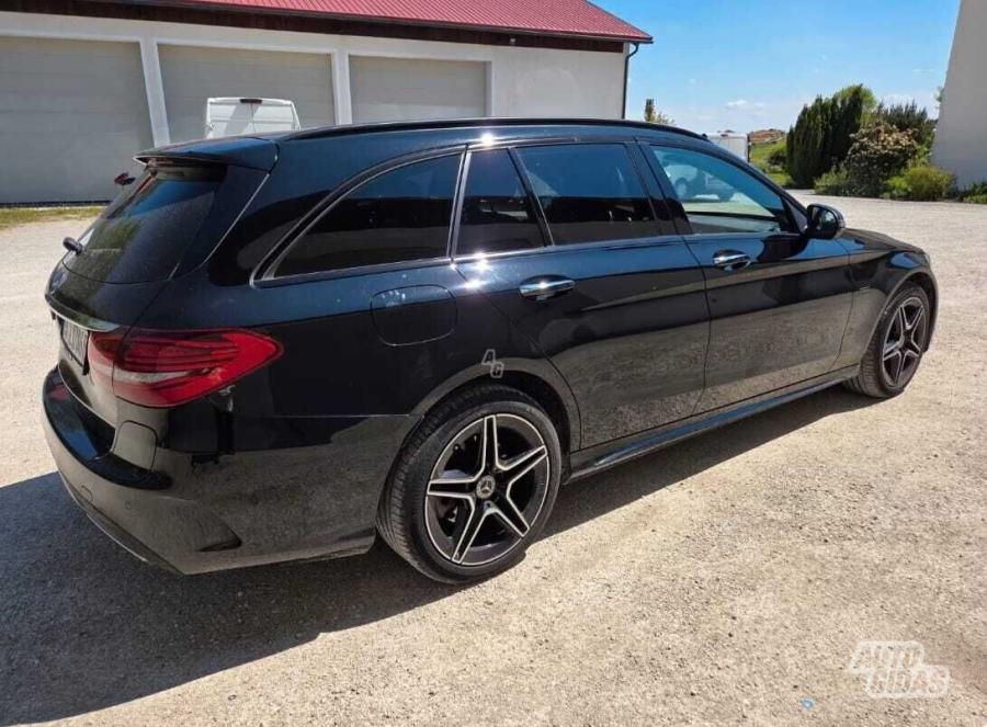 Mercedes-Benz C 300 2020 in Klaipeda, with an engine capacity of 2.00 L and mileage of 129 thousand km for 24999 €, photo 4 on AUTOMOTO.COM.LV
