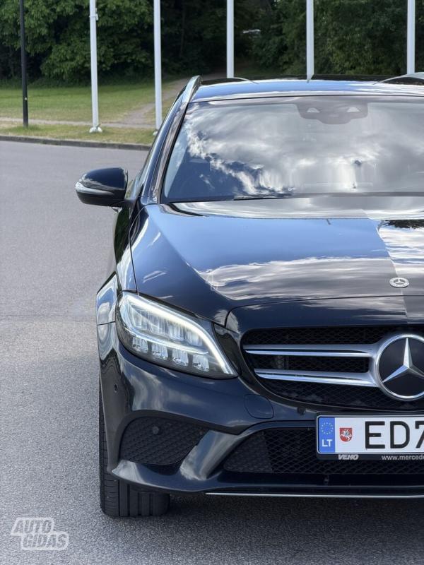 Mercedes-Benz C 300 2020 in Vilnius, with an engine capacity of 2.00 L and mileage of 262 thousand km for 16700 €, photo 8 on AUTOMOTO.COM.LV