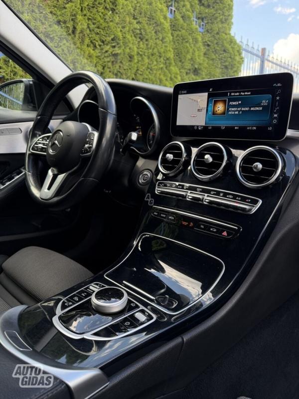 Mercedes-Benz C 300 2020 in Vilnius, with an engine capacity of 2.00 L and mileage of 262 thousand km for 16700 €, photo 10 on AUTOMOTO.COM.LV