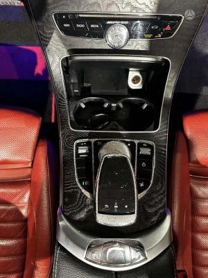 Белый Мерседес Ц 300 2017 в Вильнюс, объемом двигателя 1.99 л и пробегом 62 тыс. км за 37000 €, фото 18 на AUTOMOTO.COM.LV