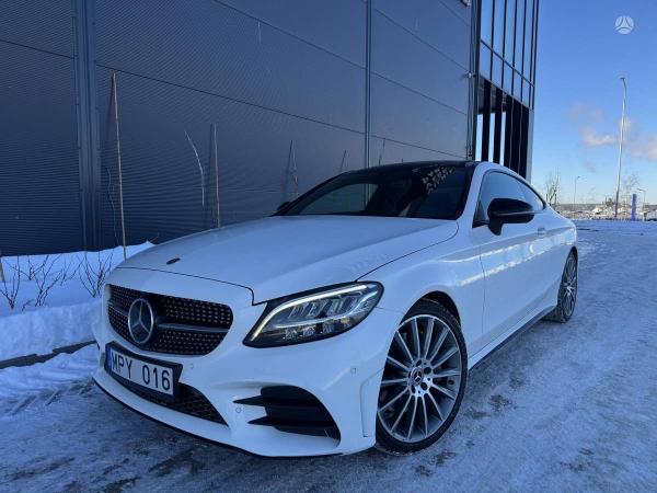 White Mercedes-Benz C 300 2018 in Vilnius, with an engine capacity of 2.00 L and mileage of 106 thousand km for 28999 €, photo 1 on AUTOMOTO.COM.LV