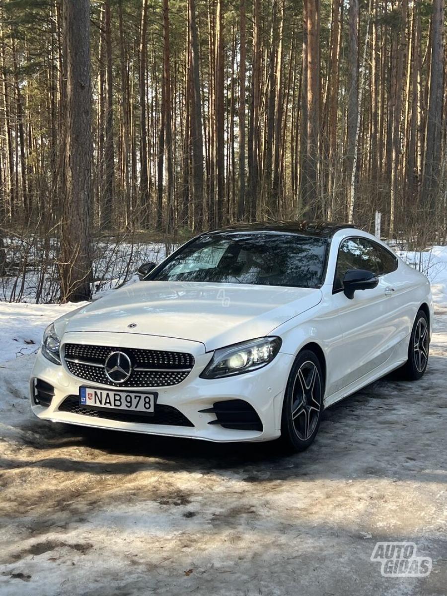 White Mercedes-Benz C 300 2021 in Vilnius, with an engine capacity of 2.00 L and mileage of 93 thousand km for 31500 €, photo 3 on AUTOMOTO.COM.LV