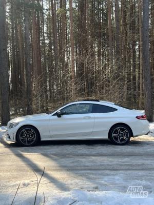 White Mercedes-Benz C 300 2021 in Vilnius, with an engine capacity of 2.00 L and mileage of 93 thousand km for 31500 €, photo 4 on AUTOMOTO.COM.LV