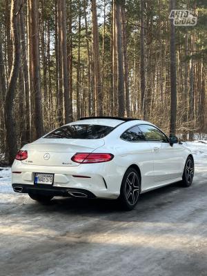 White Mercedes-Benz C 300 2021 in Vilnius, with an engine capacity of 2.00 L and mileage of 93 thousand km for 31500 €, photo 7 on AUTOMOTO.COM.LV