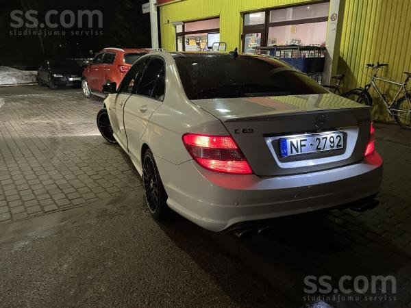 Balts Mercedes-Benz C 300 2008 Rīga, ar dzinēja tilpumu 3.00 L un nobraukumu 218 tūkst. km par 7000 €, foto 2 vietnē AUTOMOTO.COM.LV