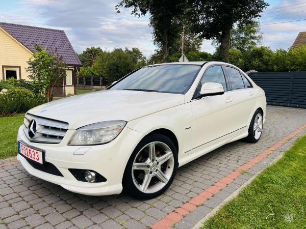Белый Мерседес Ц 300 2008 в Тракай, объемом двигателя 1.80 л и пробегом 271 тыс. км за 5350 €, фото 2 на AUTOMOTO.COM.LV