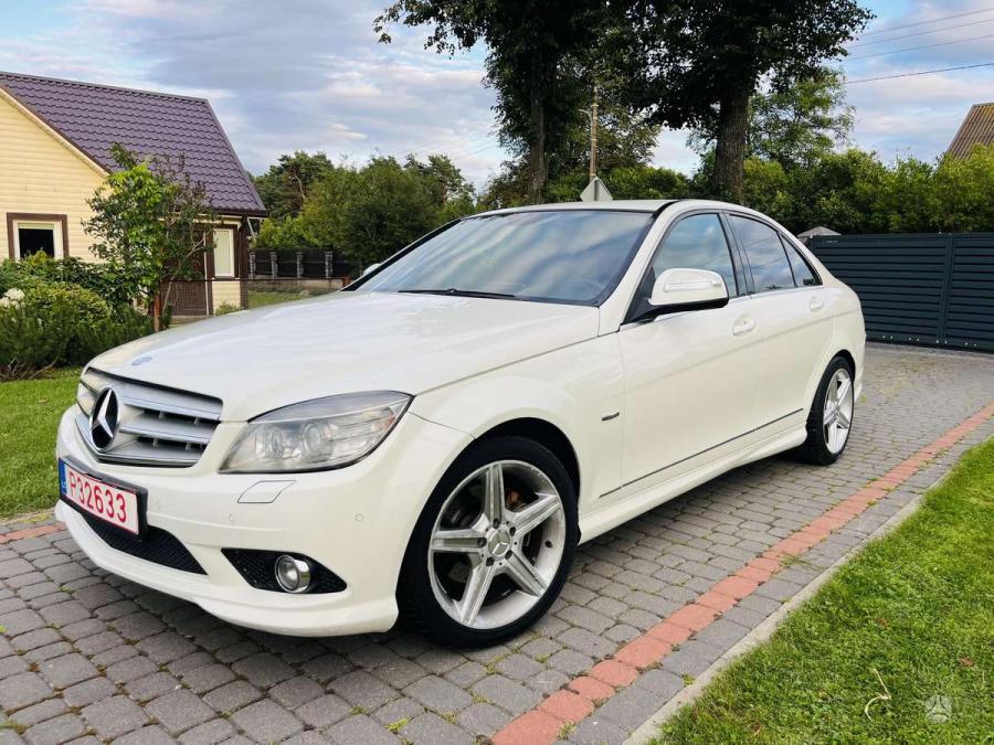 Белый Мерседес Ц 300 2008 в Тракай, объемом двигателя 1.80 л и пробегом 271 тыс. км за 5350 €, фото 3 на AUTOMOTO.COM.LV