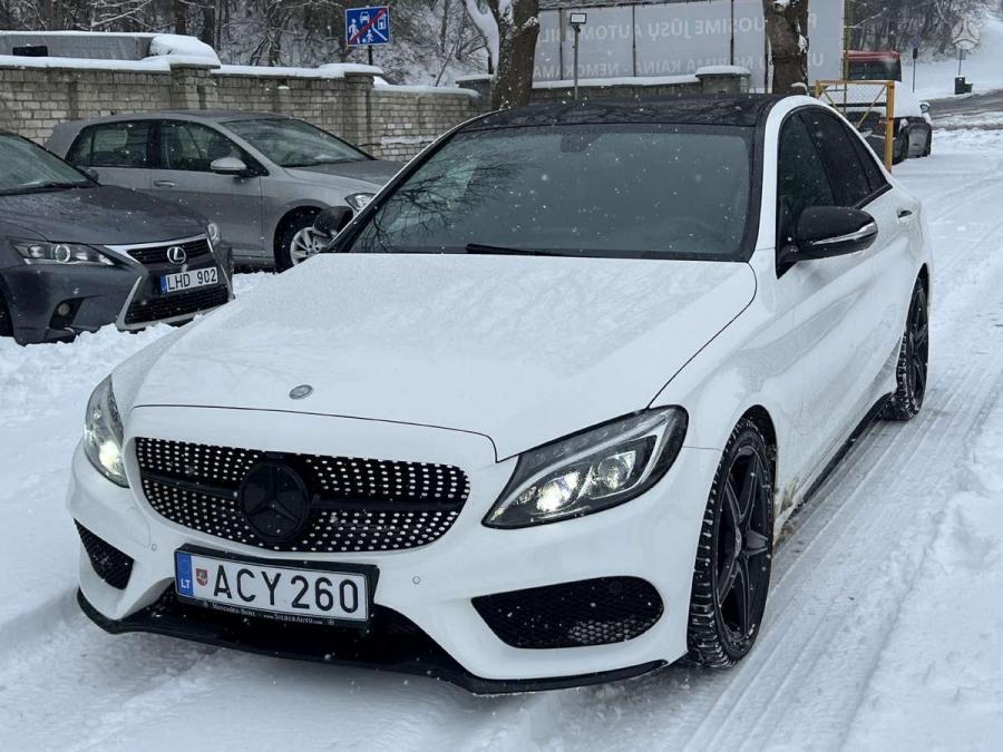 Balts Mercedes-Benz C 300 2015 Viļņa, ar dzinēja tilpumu 2.00 L un nobraukumu 130 tūkst. km par 17000 €, foto 1 vietnē AUTOMOTO.COM.LV
