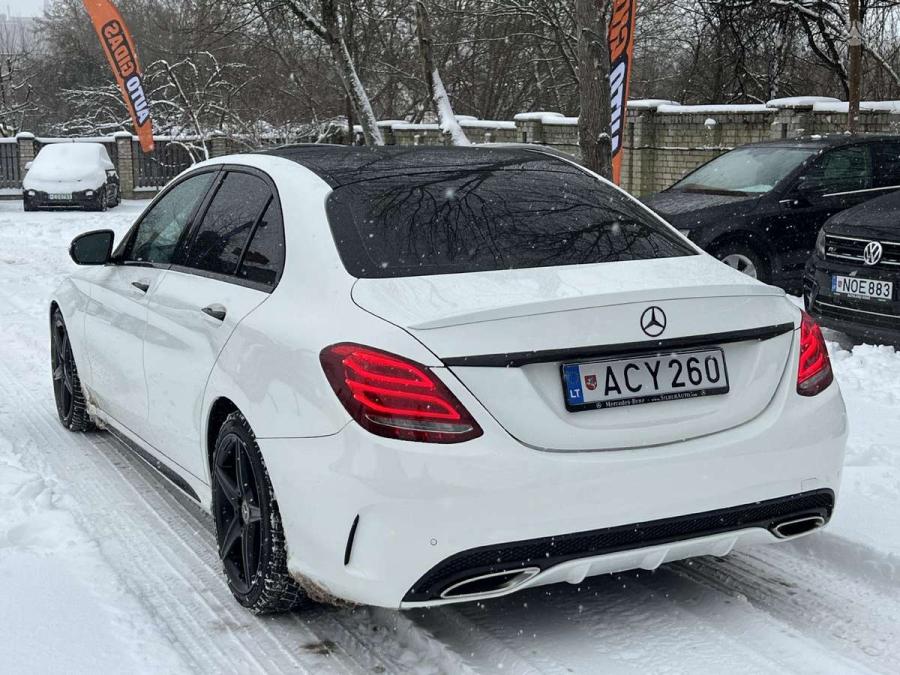 Balts Mercedes-Benz C 300 2015 Viļņa, ar dzinēja tilpumu 2.00 L un nobraukumu 130 tūkst. km par 17000 €, foto 2 vietnē AUTOMOTO.COM.LV