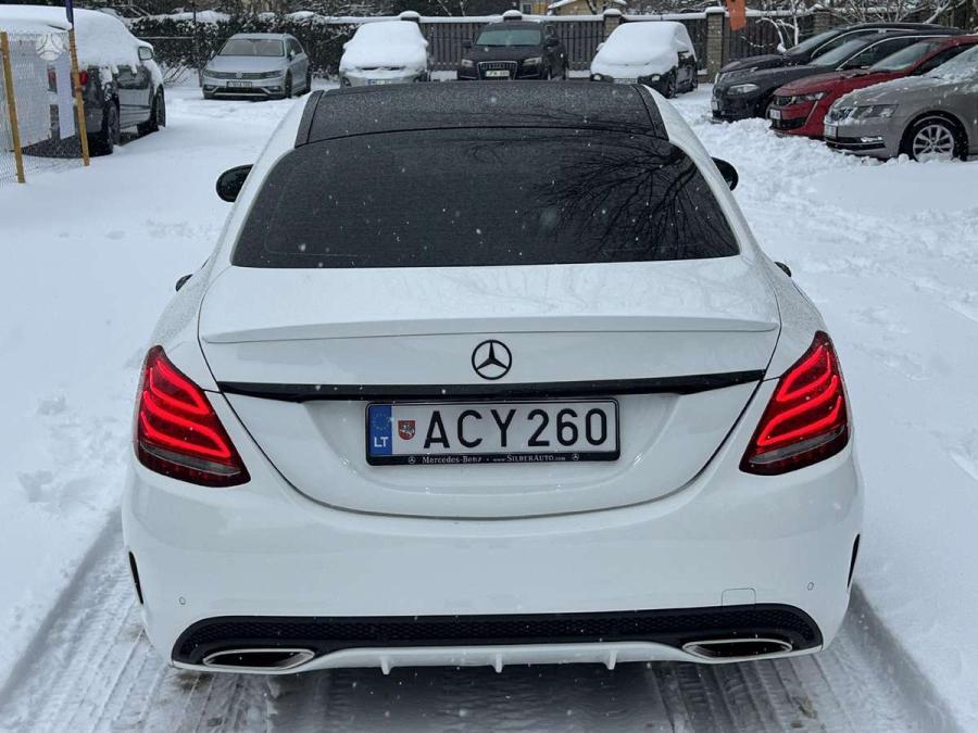 Balts Mercedes-Benz C 300 2015 Viļņa, ar dzinēja tilpumu 2.00 L un nobraukumu 130 tūkst. km par 17000 €, foto 3 vietnē AUTOMOTO.COM.LV