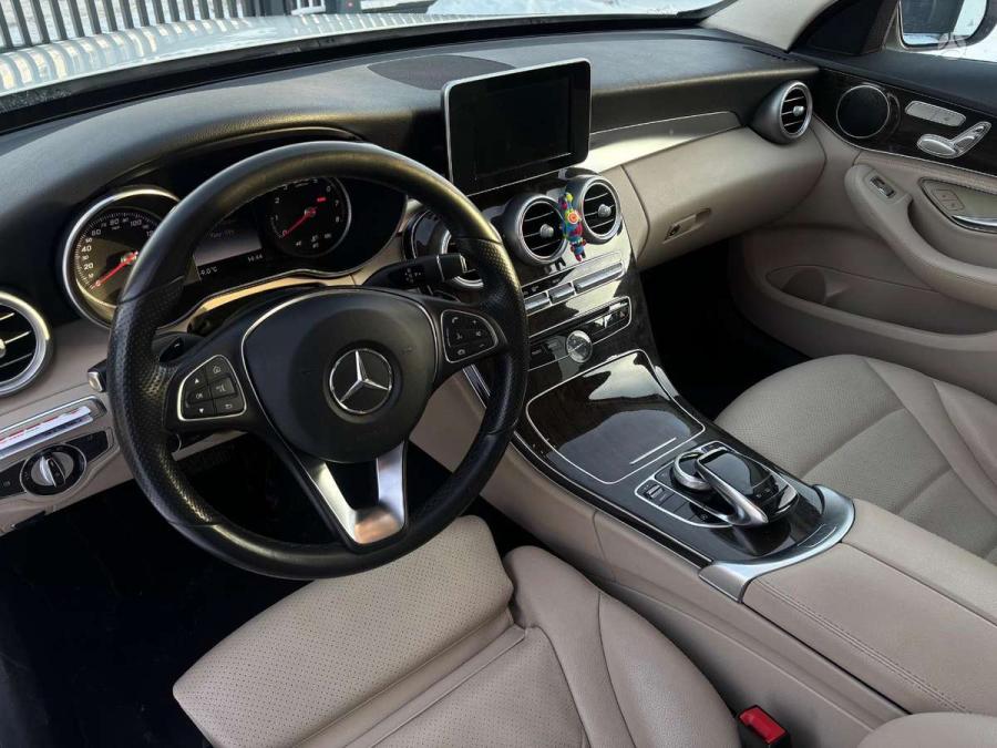 Balts Mercedes-Benz C 300 2015 Viļņa, ar dzinēja tilpumu 1.99 L un nobraukumu 97 tūkst. km par 14700 €, foto 5 vietnē AUTOMOTO.COM.LV