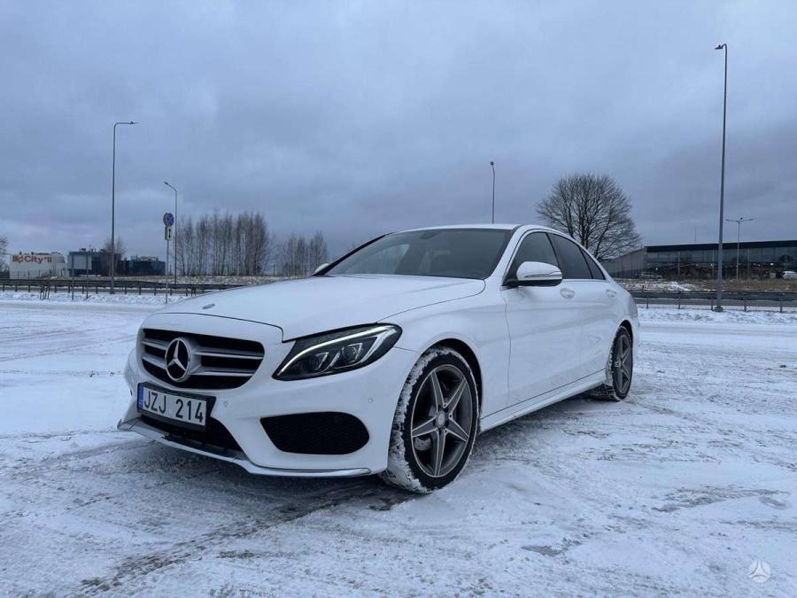 Balts Mercedes-Benz C 300 2015 Viļņa, ar dzinēja tilpumu 1.99 L un nobraukumu 114 tūkst. km par 16500 €, foto 1 vietnē AUTOMOTO.COM.LV