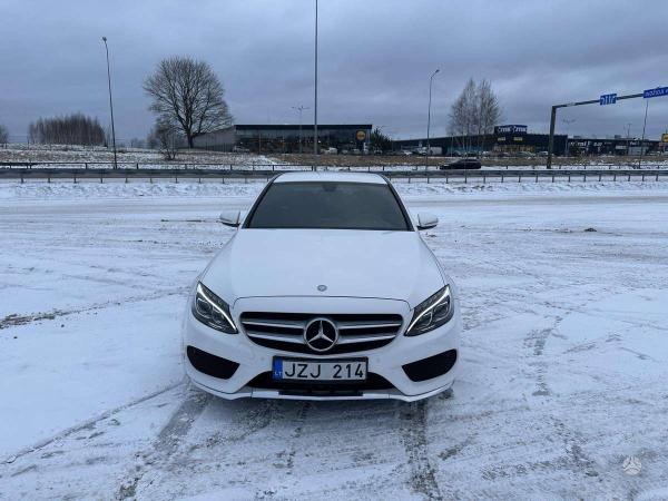 White Mercedes-Benz C 300 2015 in Vilnius, with an engine capacity of 1.99 L and mileage of 114 thousand km for 16500 €, photo 2 on AUTOMOTO.COM.LV