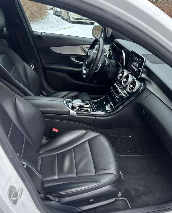 White Mercedes-Benz C 300 2015 in Vilnius, with an engine capacity of 1.99 L and mileage of 114 thousand km for 16500 €, photo 10 on AUTOMOTO.COM.LV