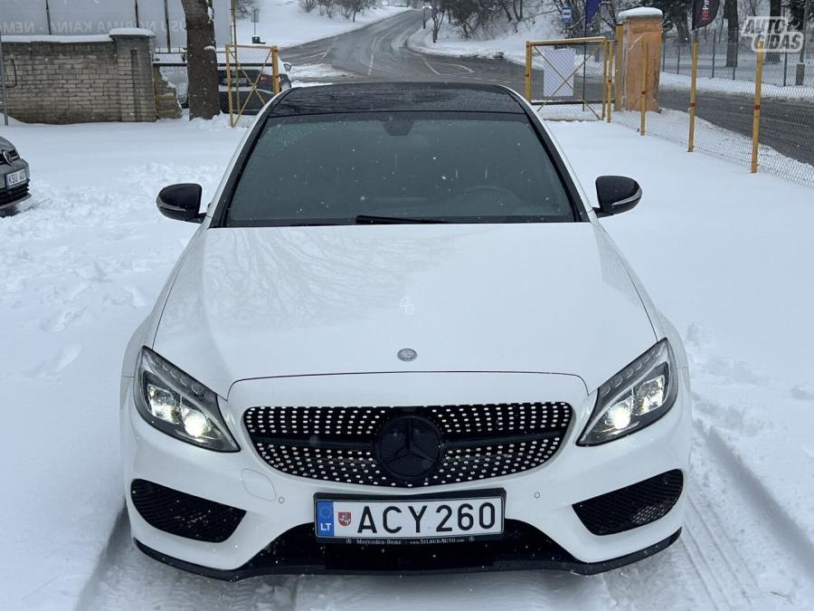 White Mercedes-Benz C 300 2015 in Vilnius, with an engine capacity of 2.00 L and mileage of 130 thousand km for 17000 €, photo 7 on AUTOMOTO.COM.LV