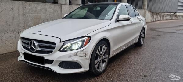 Balts Mercedes-Benz C 300 2015 Viļņa, ar dzinēja tilpumu 2.00 L un nobraukumu 170 tūkst. km par 8400 €, foto 1 vietnē AUTOMOTO.COM.LV
