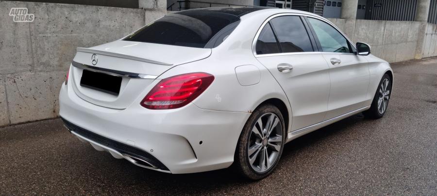 Balts Mercedes-Benz C 300 2015 Viļņa, ar dzinēja tilpumu 2.00 L un nobraukumu 170 tūkst. km par 8400 €, foto 4 vietnē AUTOMOTO.COM.LV