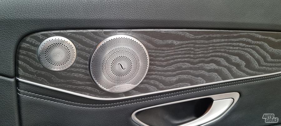 Balts Mercedes-Benz C 300 2015 Viļņa, ar dzinēja tilpumu 2.00 L un nobraukumu 170 tūkst. km par 8400 €, foto 16 vietnē AUTOMOTO.COM.LV