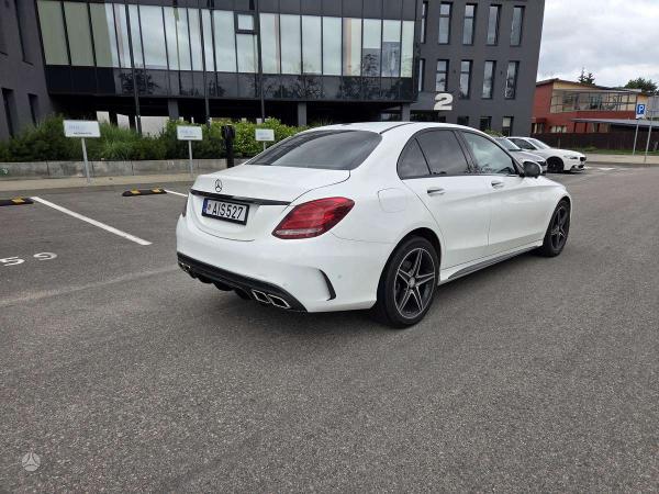 White Mercedes-Benz C 300 2015 in Vilnius, with an engine capacity of 1.99 L and mileage of 201 thousand km for 16400 €, photo 3 on AUTOMOTO.COM.LV