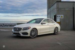 Balts Mercedes-Benz C 300 2015 Viļņa, ar dzinēja tilpumu 1.99 L un nobraukumu 161 tūkst. km par 14500 €, foto  vietnē AUTOMOTO.COM.LV
