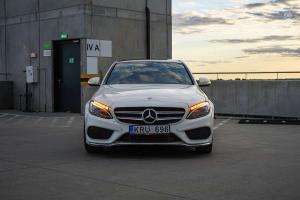 Balts Mercedes-Benz C 300 2015 Viļņa, ar dzinēja tilpumu 1.99 L un nobraukumu 161 tūkst. km par 14500 €, foto 5 vietnē AUTOMOTO.COM.LV