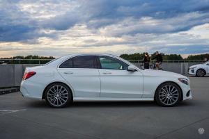 Balts Mercedes-Benz C 300 2015 Viļņa, ar dzinēja tilpumu 1.99 L un nobraukumu 161 tūkst. km par 14500 €, foto 6 vietnē AUTOMOTO.COM.LV