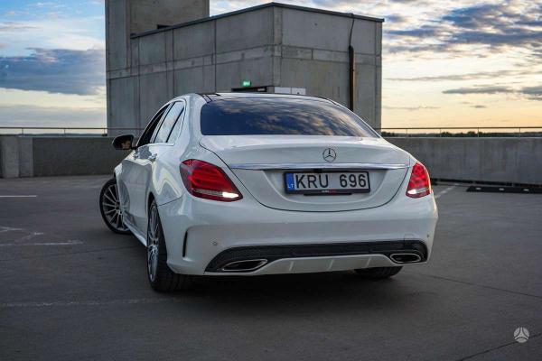 White Mercedes-Benz C 300 2015 in Vilnius, with an engine capacity of 1.99 L and mileage of 161 thousand km for 14500 €, photo 7 on AUTOMOTO.COM.LV