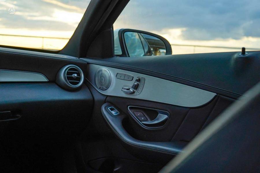 Balts Mercedes-Benz C 300 2015 Viļņa, ar dzinēja tilpumu 1.99 L un nobraukumu 161 tūkst. km par 14500 €, foto 17 vietnē AUTOMOTO.COM.LV