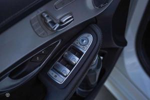 Balts Mercedes-Benz C 300 2015 Viļņa, ar dzinēja tilpumu 1.99 L un nobraukumu 161 tūkst. km par 14500 €, foto 25 vietnē AUTOMOTO.COM.LV