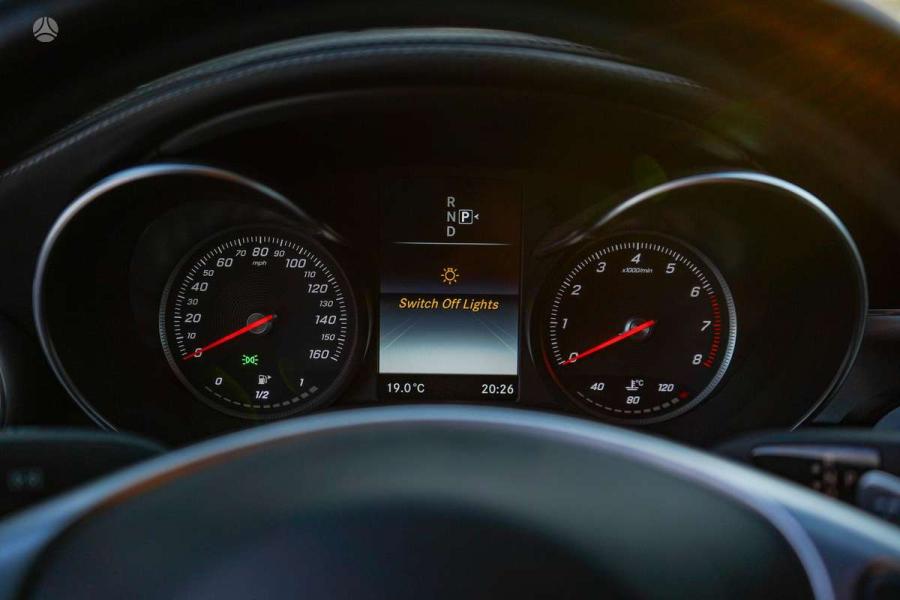 Balts Mercedes-Benz C 300 2015 Viļņa, ar dzinēja tilpumu 1.99 L un nobraukumu 161 tūkst. km par 14500 €, foto 27 vietnē AUTOMOTO.COM.LV