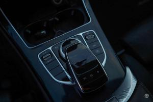 Balts Mercedes-Benz C 300 2015 Viļņa, ar dzinēja tilpumu 1.99 L un nobraukumu 161 tūkst. km par 14500 €, foto 28 vietnē AUTOMOTO.COM.LV