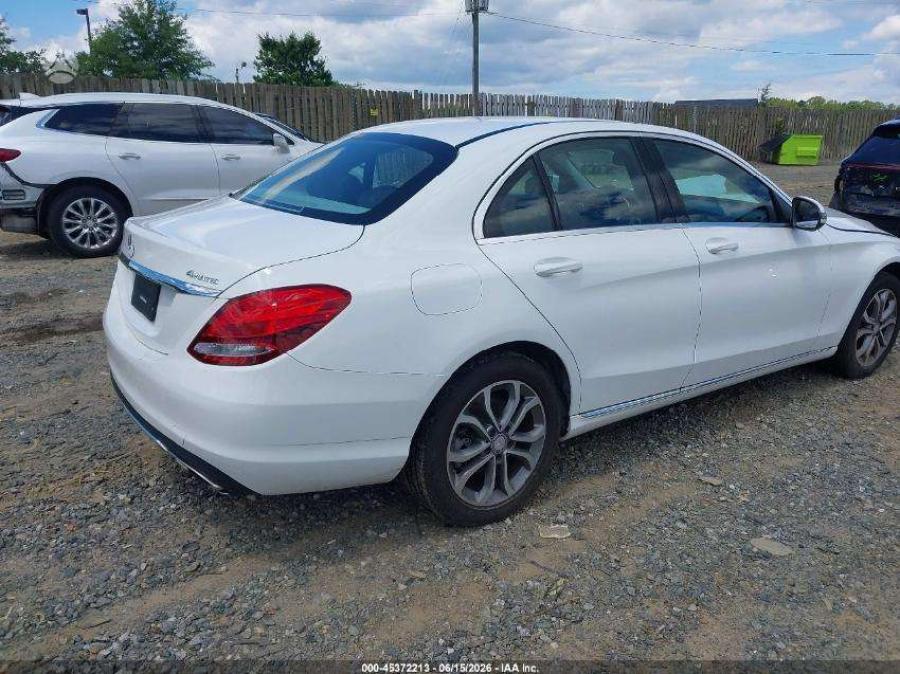 Balts Mercedes-Benz C 300 2016 Klaipėda, ar dzinēja tilpumu 1.99 L un nobraukumu 140 tūkst. km par 9800 €, foto 1 vietnē AUTOMOTO.COM.LV