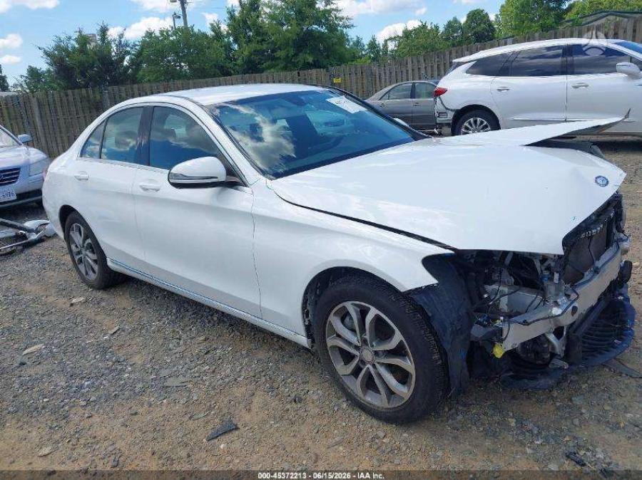 Balts Mercedes-Benz C 300 2016 Klaipėda, ar dzinēja tilpumu 1.99 L un nobraukumu 140 tūkst. km par 9800 €, foto 3 vietnē AUTOMOTO.COM.LV