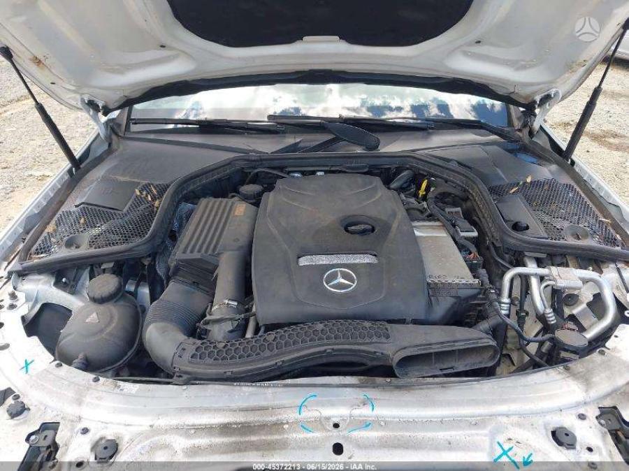 Balts Mercedes-Benz C 300 2016 Klaipėda, ar dzinēja tilpumu 1.99 L un nobraukumu 140 tūkst. km par 9800 €, foto 6 vietnē AUTOMOTO.COM.LV