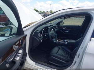 Balts Mercedes-Benz C 300 2016 Klaipėda, ar dzinēja tilpumu 1.99 L un nobraukumu 140 tūkst. km par 9800 €, foto 7 vietnē AUTOMOTO.COM.LV