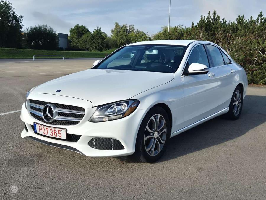 Balts Mercedes-Benz C 300 2016 Šauļi, ar dzinēja tilpumu 1.99 L un nobraukumu 198 tūkst. km par 14900 €, foto 1 vietnē AUTOMOTO.COM.LV