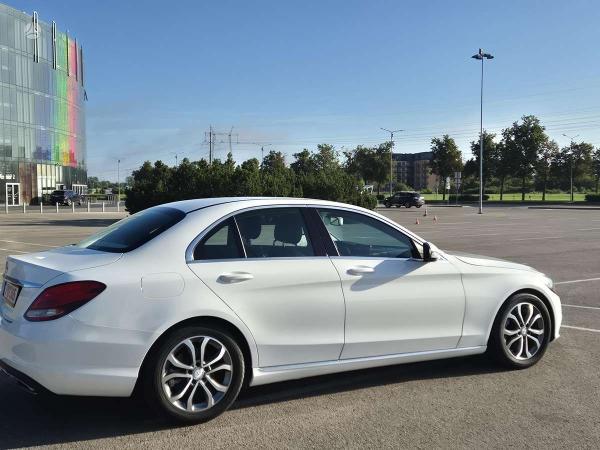 White Mercedes-Benz C 300 2016 in Siauliai, with an engine capacity of 1.99 L and mileage of 198 thousand km for 14900 €, photo 8 on AUTOMOTO.COM.LV