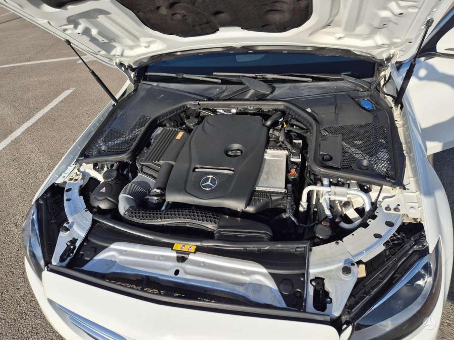 Balts Mercedes-Benz C 300 2016 Šauļi, ar dzinēja tilpumu 1.99 L un nobraukumu 198 tūkst. km par 14900 €, foto 11 vietnē AUTOMOTO.COM.LV