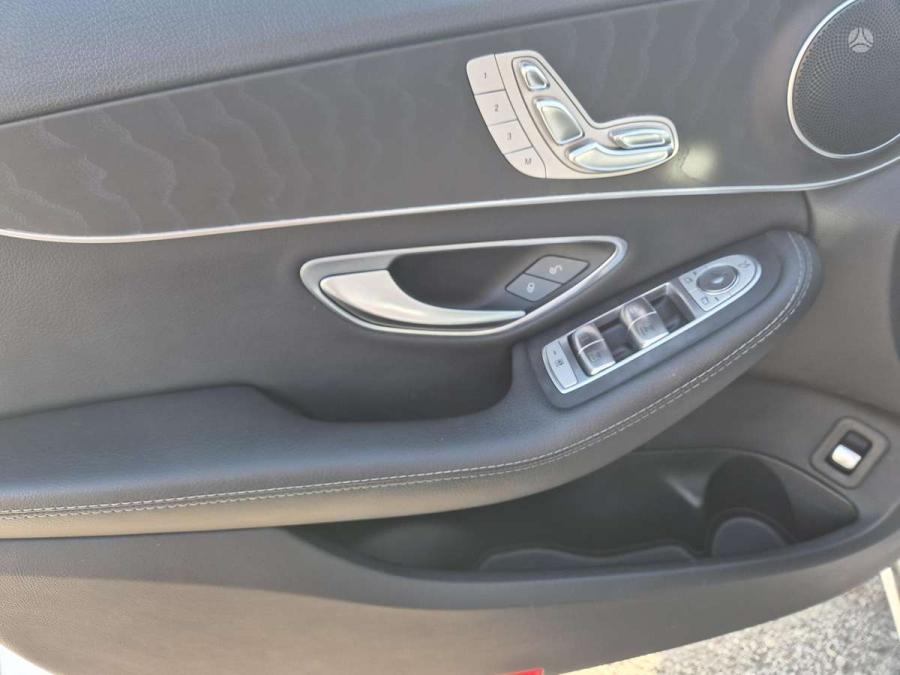 Balts Mercedes-Benz C 300 2016 Šauļi, ar dzinēja tilpumu 1.99 L un nobraukumu 198 tūkst. km par 14900 €, foto 18 vietnē AUTOMOTO.COM.LV