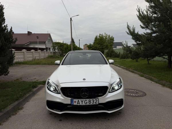 White Mercedes-Benz C 300 2017 in Vilnius, with an engine capacity of 1.99 L and mileage of 155 thousand km for 13900 €, photo 2 on AUTOMOTO.COM.LV