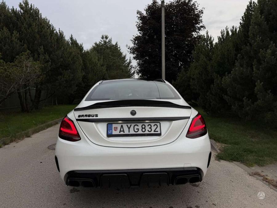 White Mercedes-Benz C 300 2017 in Vilnius, with an engine capacity of 1.99 L and mileage of 155 thousand km for 13900 €, photo 6 on AUTOMOTO.COM.LV